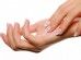 Mani rosse: cause e cosa fare - NanoPress Donna