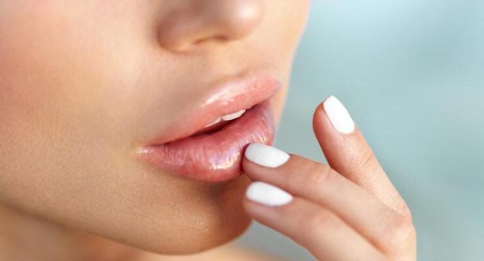 Labbra sottili, il bisturi non serve: questo ingrediente le ingrandisce ...